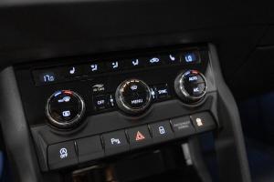 Melns Skoda Karoq 2023 Viļņa, ar dzinēja tilpumu 1.50 L un nobraukumu 153 tūkst. km par 21500 €, foto 19 vietnē AUTOMOTO.COM.LV