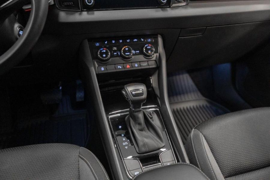 Melns Skoda Karoq 2023 Viļņa, ar dzinēja tilpumu 1.50 L un nobraukumu 153 tūkst. km par 21500 €, foto 20 vietnē AUTOMOTO.COM.LV