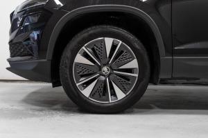 Melns Skoda Karoq 2023 Viļņa, ar dzinēja tilpumu 1.50 L un nobraukumu 153 tūkst. km par 21500 €, foto 24 vietnē AUTOMOTO.COM.LV