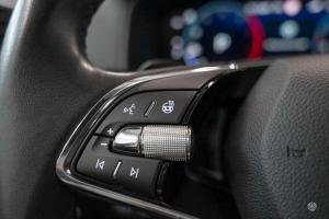 Black Skoda Karoq 2023 in Vilnius, with an engine capacity of 2.00 L and mileage of 140 thousand km for 24400 €, photo 11 on AUTOMOTO.COM.LV