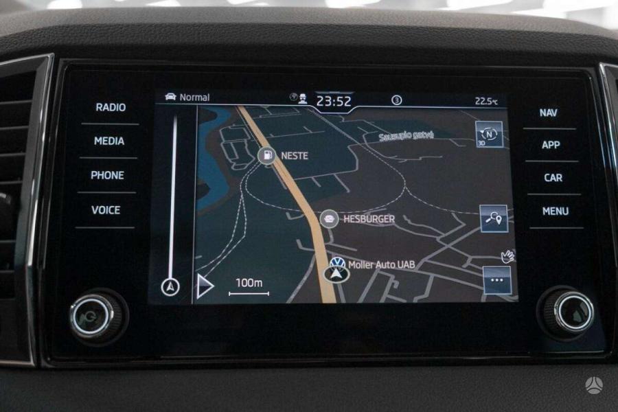 Black Skoda Karoq 2023 in Vilnius, with an engine capacity of 2.00 L and mileage of 140 thousand km for 24400 €, photo 14 on AUTOMOTO.COM.LV