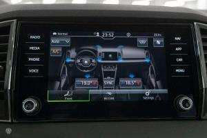 Black Skoda Karoq 2023 in Vilnius, with an engine capacity of 2.00 L and mileage of 140 thousand km for 24400 €, photo 16 on AUTOMOTO.COM.LV