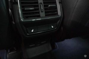 Black Skoda Karoq 2023 in Vilnius, with an engine capacity of 2.00 L and mileage of 140 thousand km for 24400 €, photo 20 on AUTOMOTO.COM.LV