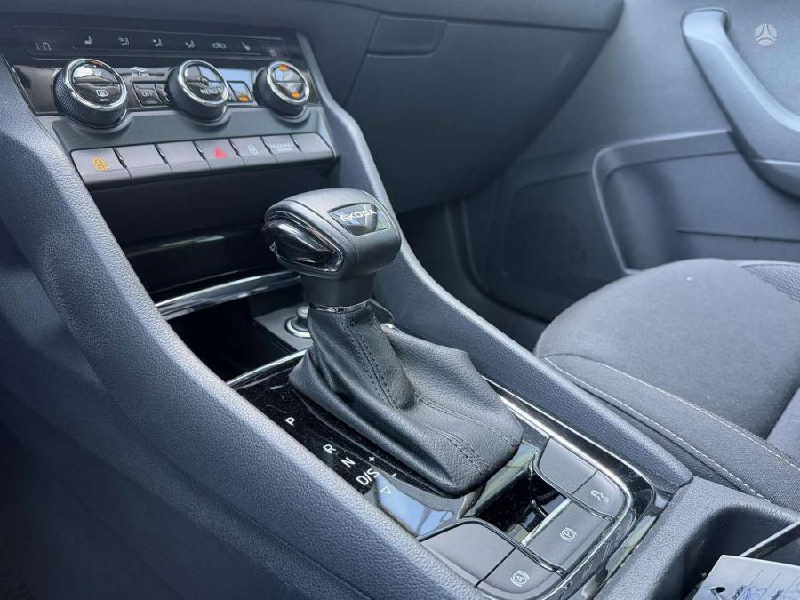 Black Skoda Karoq 2023 in Kaunas, with an engine capacity of 1.50 L and mileage of 169 thousand km for 19200 €, photo 24 on AUTOMOTO.COM.LV