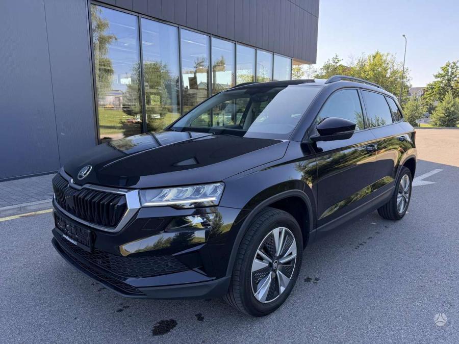 Черный Шкода Karoq 2023 в Каунас, объемом двигателя 1.50 л и пробегом 165 тыс. км за 19500 €, фото 1 на AUTOMOTO.COM.LV