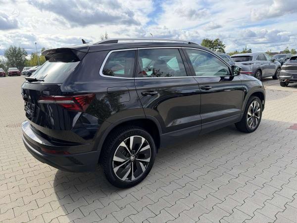 Melns Skoda Karoq 2023 Šauļi, ar dzinēja tilpumu 1.50 L un nobraukumu 165 tūkst. km par 21490 €, foto 8 vietnē AUTOMOTO.COM.LV