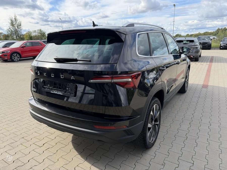 Black Skoda Karoq 2023 in Siauliai, with an engine capacity of 1.50 L and mileage of 165 thousand km for 21490 €, photo 9 on AUTOMOTO.COM.LV