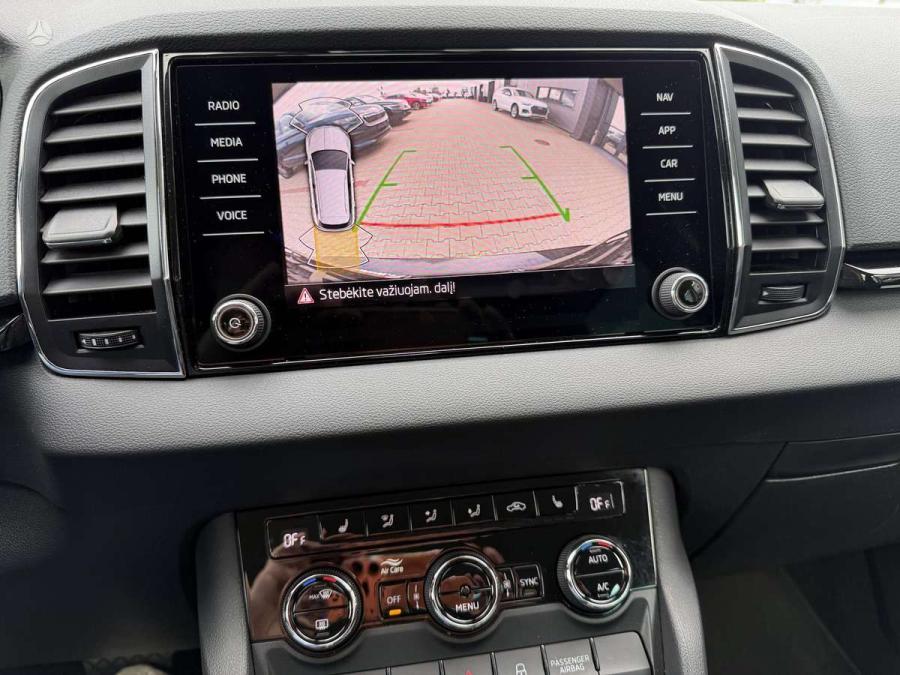 Black Skoda Karoq 2023 in Siauliai, with an engine capacity of 1.50 L and mileage of 165 thousand km for 21490 €, photo 29 on AUTOMOTO.COM.LV