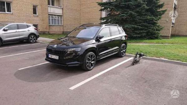 Black Skoda Karoq 2024 in Panevezys, with an engine capacity of 1.98 L and mileage of 17 thousand km for 27500 €, photo 1 on AUTOMOTO.COM.LV