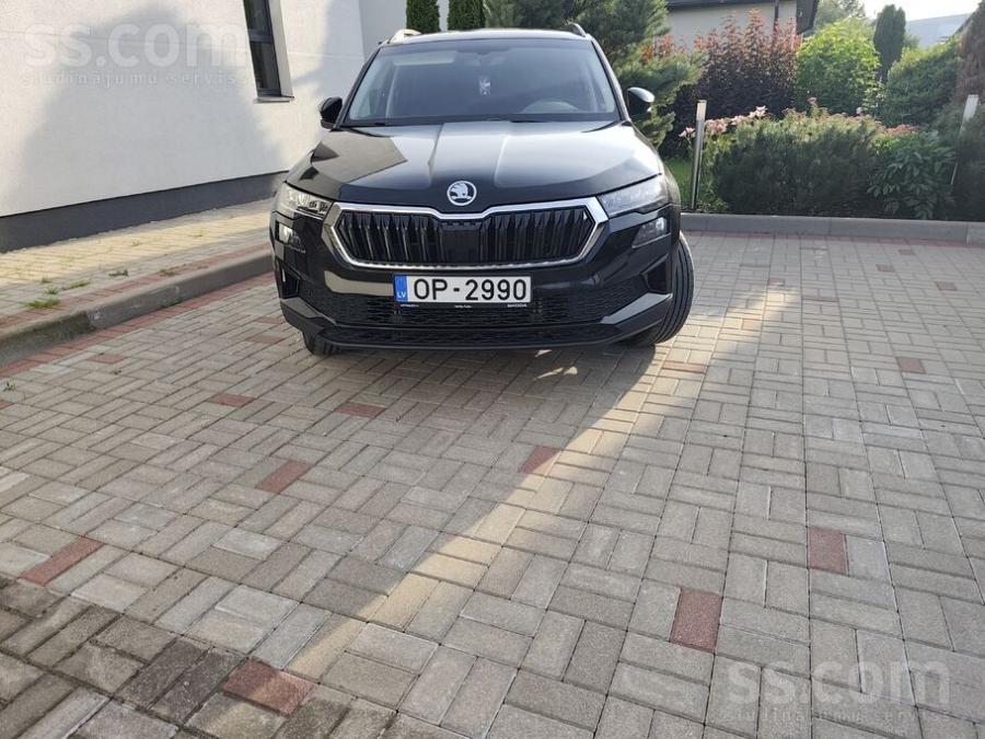 Melns Skoda Karoq 2024 Rīga, ar dzinēja tilpumu 1.50 L un nobraukumu 40 tūkst. km par 24500 €, foto 1 vietnē AUTOMOTO.COM.LV