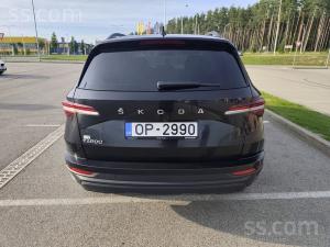Melns Skoda Karoq 2024 Rīga, ar dzinēja tilpumu 1.50 L un nobraukumu 40 tūkst. km par 24500 €, foto 3 vietnē AUTOMOTO.COM.LV