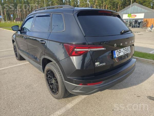Black Skoda Karoq 2024 in Riga, with an engine capacity of 1.50 L and mileage of 40 thousand km for 24500 €, photo 3 on AUTOMOTO.COM.LV
