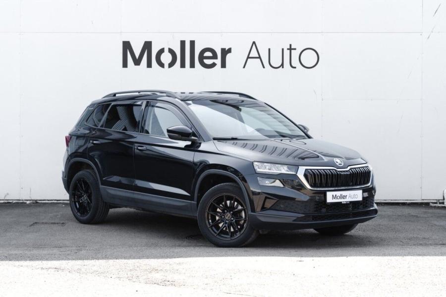 Black Skoda Karoq 2024 in Riga, with an engine capacity of 1.50 L and mileage of 41 thousand km for 23950 €, photo 3 on AUTOMOTO.COM.LV