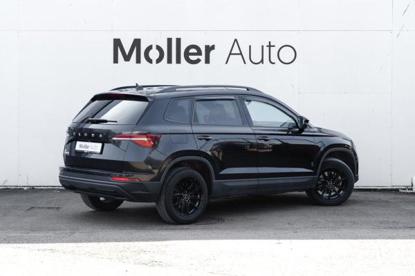 Melns Skoda Karoq 2024 Rīga, ar dzinēja tilpumu 1.50 L un nobraukumu 41 tūkst. km par 23950 €, foto 4 vietnē AUTOMOTO.COM.LV