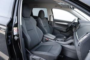 Black Skoda Karoq 2024 in Riga, with an engine capacity of 1.50 L and mileage of 41 thousand km for 23950 €, photo 7 on AUTOMOTO.COM.LV