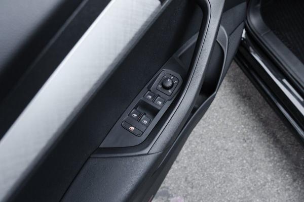 Melns Skoda Karoq 2024 Rīga, ar dzinēja tilpumu 1.50 L un nobraukumu 41 tūkst. km par 23950 €, foto 8 vietnē AUTOMOTO.COM.LV