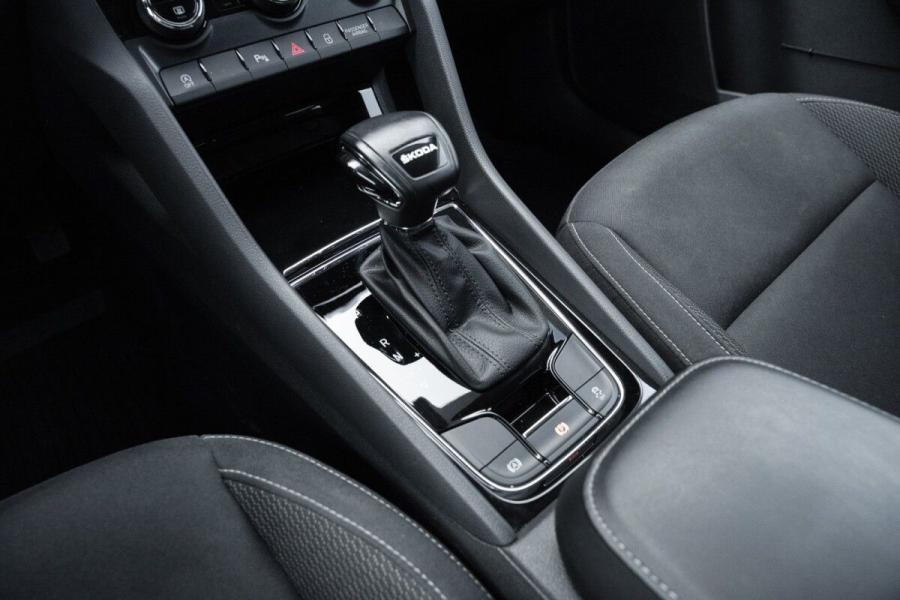 Black Skoda Karoq 2024 in Riga, with an engine capacity of 1.50 L and mileage of 41 thousand km for 23950 €, photo 16 on AUTOMOTO.COM.LV