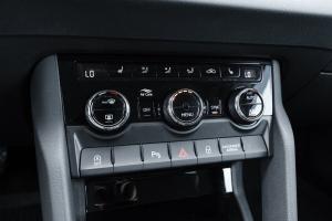 Black Skoda Karoq 2024 in Riga, with an engine capacity of 1.50 L and mileage of 41 thousand km for 23950 €, photo 17 on AUTOMOTO.COM.LV
