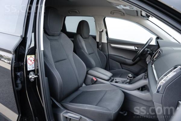 Black Skoda Karoq 2024 in Riga, with an engine capacity of 1.50 L and mileage of 41 thousand km for 23950 €, photo 6 on AUTOMOTO.COM.LV