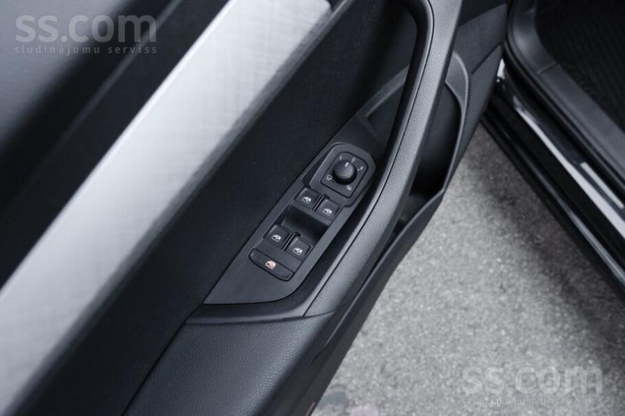 Black Skoda Karoq 2024 in Riga, with an engine capacity of 1.50 L and mileage of 41 thousand km for 23950 €, photo 9 on AUTOMOTO.COM.LV