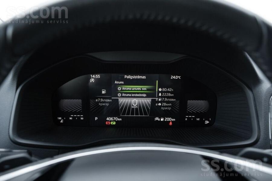 Black Skoda Karoq 2024 in Riga, with an engine capacity of 1.50 L and mileage of 41 thousand km for 23950 €, photo 11 on AUTOMOTO.COM.LV