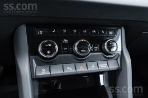 Black Skoda Karoq 2024 in Riga, with an engine capacity of 1.50 L and mileage of 41 thousand km for 23950 €, photo 17 on AUTOMOTO.COM.LV