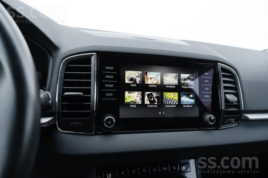 Black Skoda Karoq 2024 in Riga, with an engine capacity of 1.50 L and mileage of 41 thousand km for 23950 €, photo 18 on AUTOMOTO.COM.LV