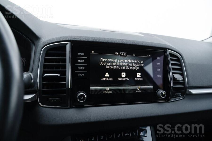 Black Skoda Karoq 2024 in Riga, with an engine capacity of 1.50 L and mileage of 41 thousand km for 23950 €, photo 19 on AUTOMOTO.COM.LV