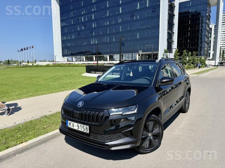 Black Skoda Karoq 2025 in Riga, with an engine capacity of 1.50 L and mileage of 32 thousand km for 23450 €, photo 1 on AUTOMOTO.COM.LV