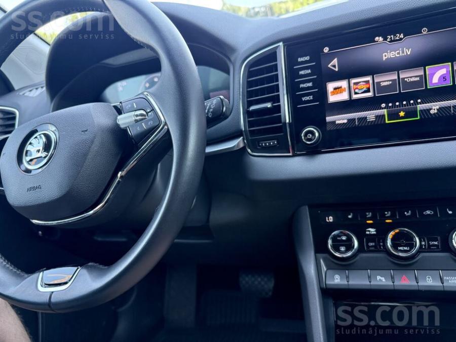 Black Skoda Karoq 2025 in Riga, with an engine capacity of 1.50 L and mileage of 32 thousand km for 23450 €, photo 11 on AUTOMOTO.COM.LV