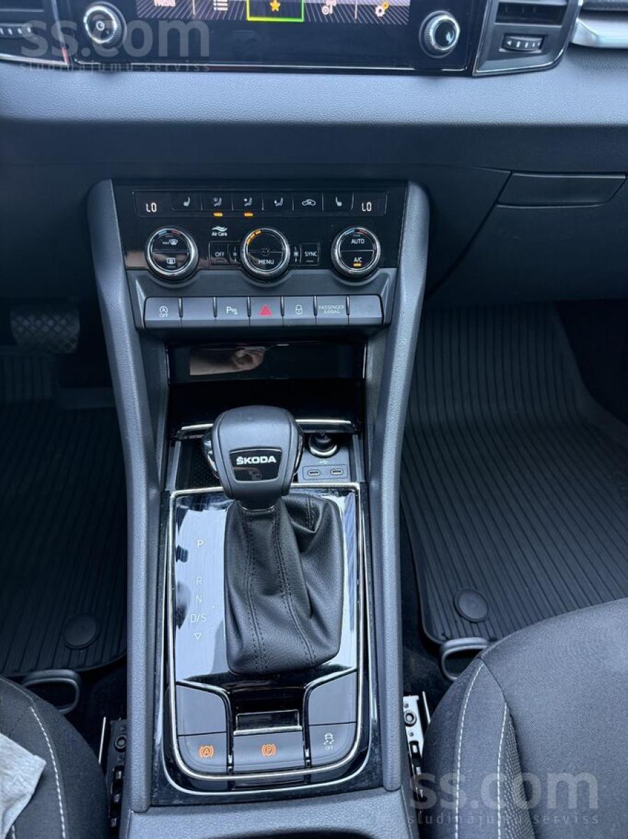 Black Skoda Karoq 2025 in Riga, with an engine capacity of 1.50 L and mileage of 32 thousand km for 23450 €, photo 12 on AUTOMOTO.COM.LV