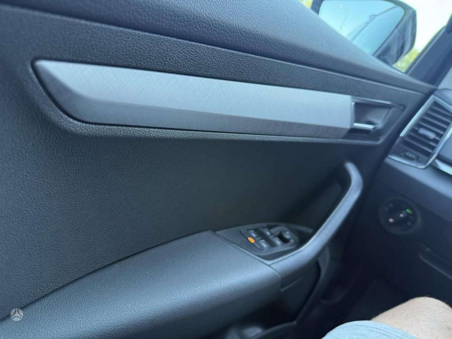 Melns Skoda Karoq 2025 Rīga, ar dzinēja tilpumu 1.50 L un nobraukumu 33 tūkst. km par 23450 €, foto 9 vietnē AUTOMOTO.COM.LV