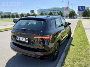 Black Skoda Karoq 2025 in Riga, with an engine capacity of 1.50 L and mileage of 32 thousand km for 23450 €, photo 5 on AUTOMOTO.COM.LV