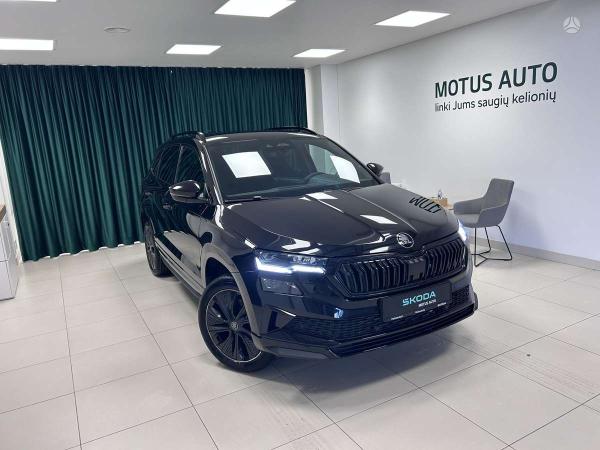 Melns Skoda Karoq 2026 Viļņa, ar dzinēja tilpumu 1.50 L un nobraukumu 5 tūkst. km par 34600 €, foto 4 vietnē AUTOMOTO.COM.LV