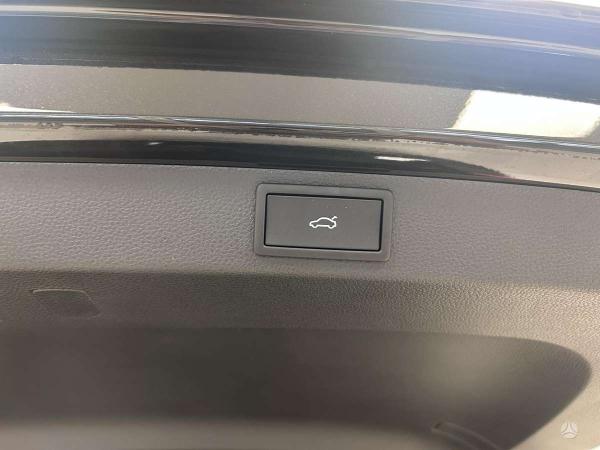 Melns Skoda Karoq 2026 Viļņa, ar dzinēja tilpumu 1.50 L un nobraukumu 5 tūkst. km par 34600 €, foto 9 vietnē AUTOMOTO.COM.LV