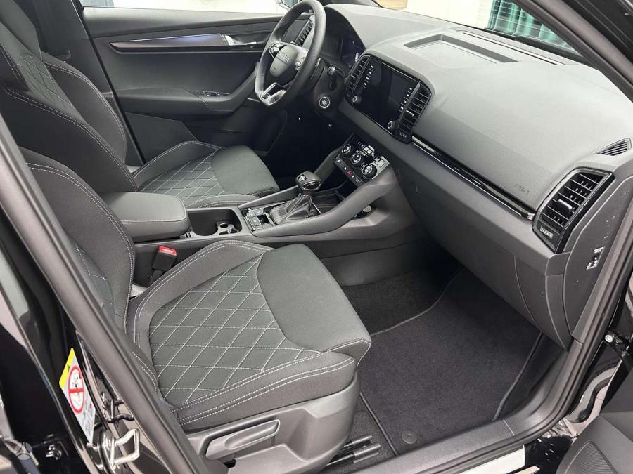 Black Skoda Karoq 2026 in Vilnius, with an engine capacity of 1.50 L and mileage of 5 thousand km for 34600 €, photo 11 on AUTOMOTO.COM.LV