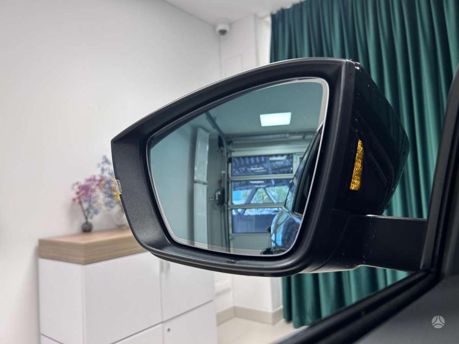 Black Skoda Karoq 2026 in Vilnius, with an engine capacity of 1.50 L and mileage of 5 thousand km for 34600 €, photo 22 on AUTOMOTO.COM.LV