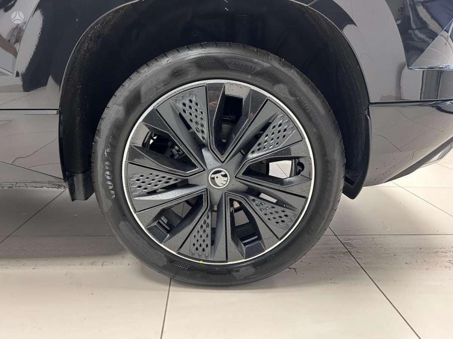Black Skoda Karoq 2026 in Vilnius, with an engine capacity of 1.50 L and mileage of 5 thousand km for 34600 €, photo 27 on AUTOMOTO.COM.LV