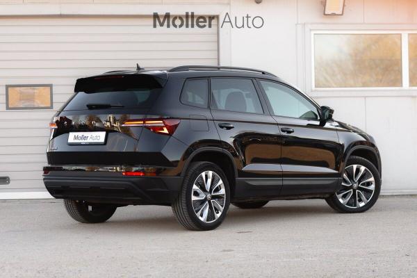 Black Skoda Karoq 2022 in Jelgava, with an engine capacity of 1.50 L and mileage of 149 thousand km for 23500 €, photo 5 on AUTOMOTO.COM.LV