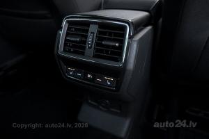 Black Skoda Karoq 2022 in Jelgava, with an engine capacity of 1.50 L and mileage of 149 thousand km for 24082 €, photo 19 on AUTOMOTO.COM.LV