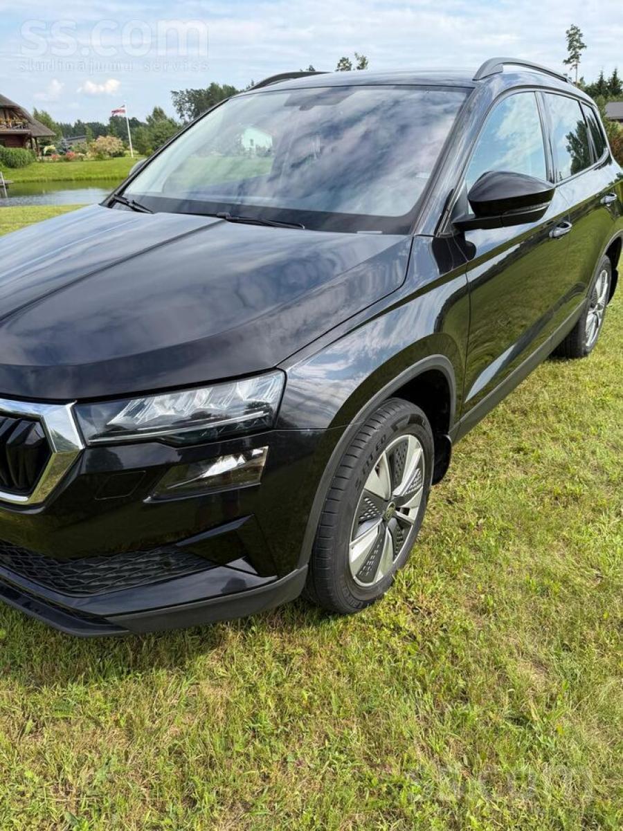 Черный Шкода Karoq 2023 в Рига, объемом двигателя 1.50 л и пробегом 98 тыс. км за 21500 €, фото 3 на AUTOMOTO.COM.LV