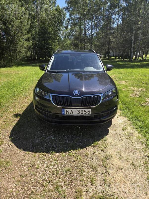 Melns Skoda Karoq 2021 Rīga, ar dzinēja tilpumu 1.50 L un nobraukumu 79 tūkst. km par 20500 €, foto 1 vietnē AUTOMOTO.COM.LV