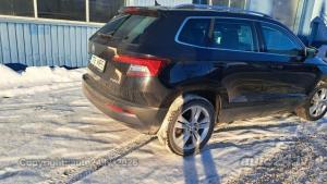 Melns Skoda Karoq 2018 Tallina, ar dzinēja tilpumu 1.50 L un nobraukumu 70 tūkst. km par 16700 €, foto 2 vietnē AUTOMOTO.COM.LV