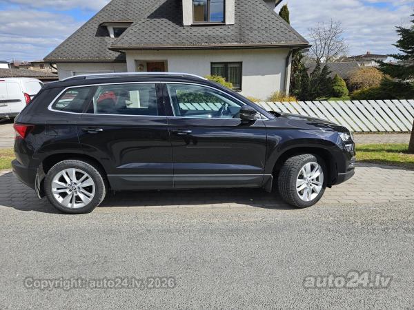 Black Skoda Karoq 2018 in Tallinn, with an engine capacity of 1.60 L and mileage of 76 thousand km for 15200 €, photo 4 on AUTOMOTO.COM.LV