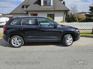 Black Skoda Karoq 2018 in Tallinn, with an engine capacity of 1.60 L and mileage of 76 thousand km for 15200 €, photo 5 on AUTOMOTO.COM.LV