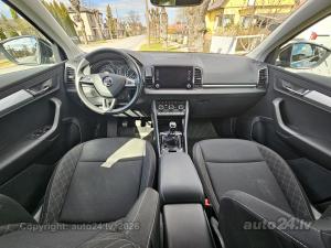 Black Skoda Karoq 2018 in Tallinn, with an engine capacity of 1.60 L and mileage of 76 thousand km for 15200 €, photo 8 on AUTOMOTO.COM.LV