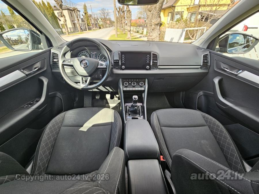 Black Skoda Karoq 2018 in Tallinn, with an engine capacity of 1.60 L and mileage of 76 thousand km for 15200 €, photo 8 on AUTOMOTO.COM.LV