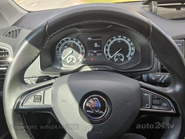 Black Skoda Karoq 2018 in Tallinn, with an engine capacity of 1.60 L and mileage of 76 thousand km for 15200 €, photo 10 on AUTOMOTO.COM.LV