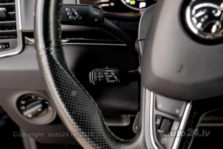 Black Skoda Karoq 2020 in Parnu, with an engine capacity of 2.00 L and mileage of 202 thousand km for 19900 €, photo 21 on AUTOMOTO.COM.LV