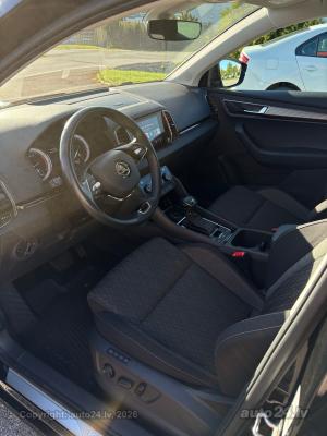 Melns Skoda Karoq 2022 Tallina, ar dzinēja tilpumu 1.50 L un nobraukumu 99 tūkst. km par 22999 €, foto 10 vietnē AUTOMOTO.COM.LV